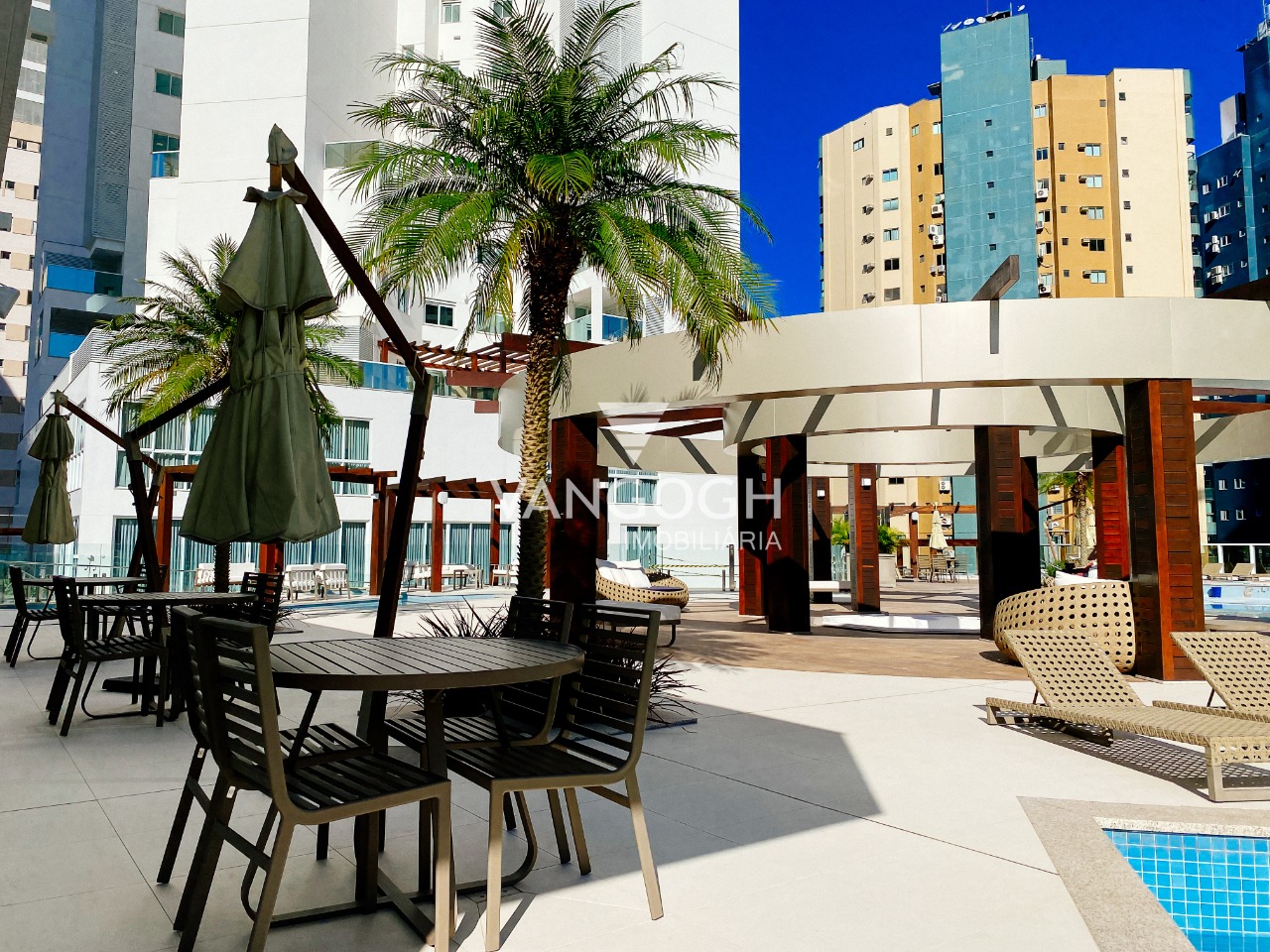 Infinity Coast Balneário Camboriú - Vangogh Imobiliária